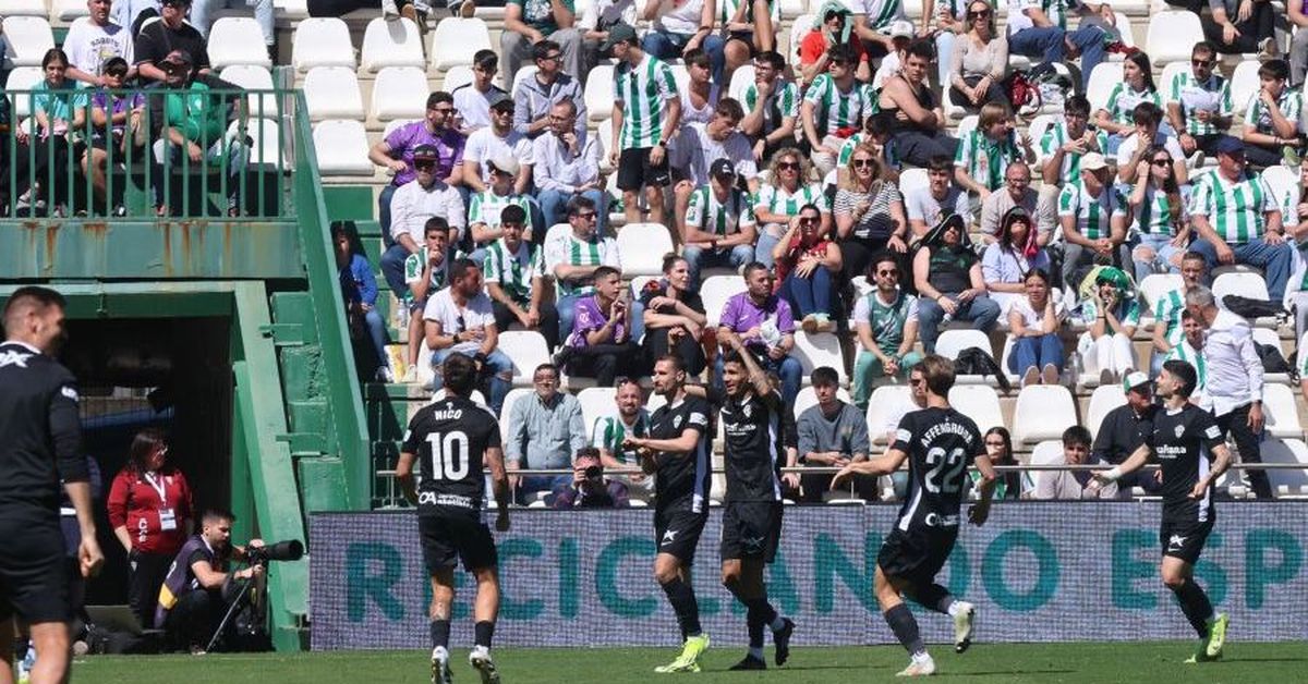 L'Elx es col·loca líder de Segona Divisió - À Punt