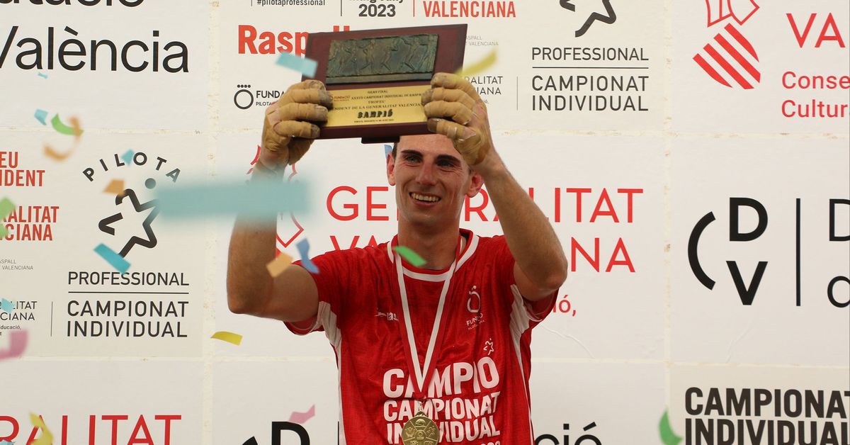 Tonet IV revalida el títol de campió de l'individual de raspall - À Punt