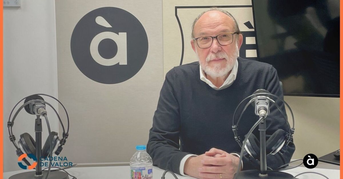 08.11.2023 | Manuel Adalid, de Guitarras Esteve - À Punt