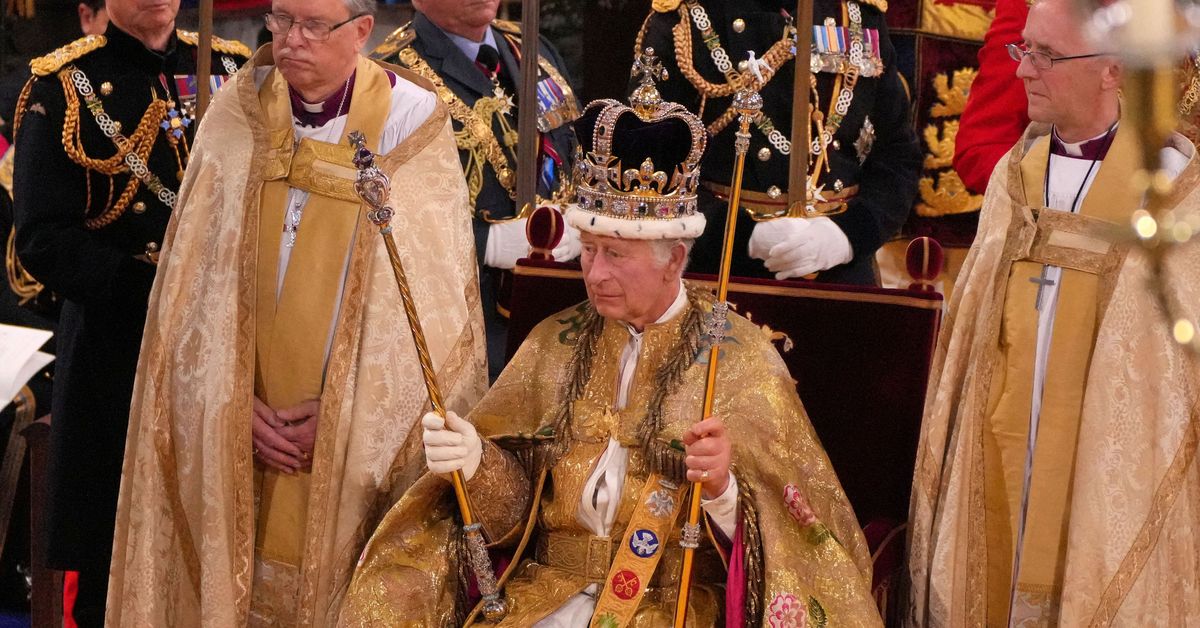 "Déu salve el rei!": Carles III coronat monarca del Regne Unit - À Punt