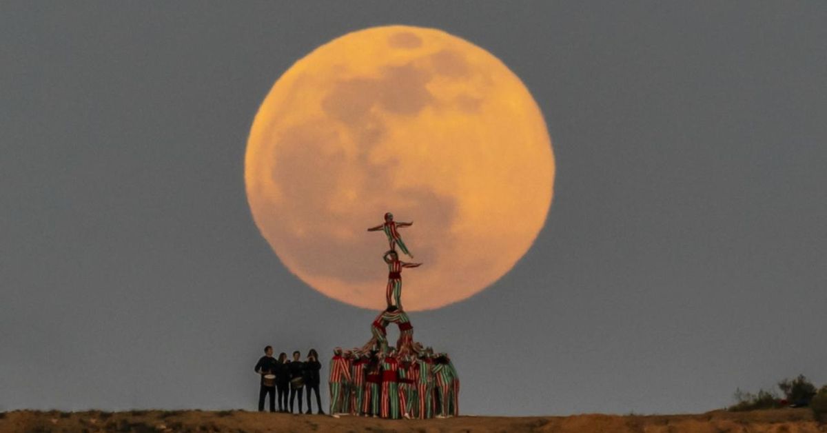 El fotògraf Toni Sendra torna a sorprendre amb una foto lunar - À Punt