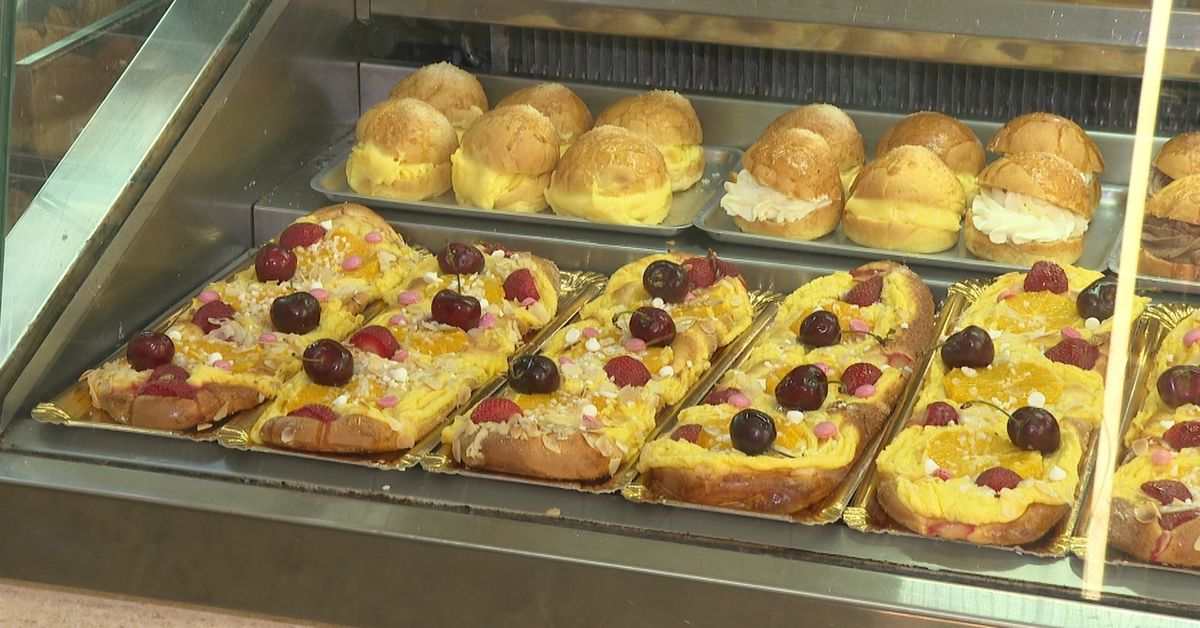 Les coques de Sant Joan ja han arribat a les pastisseries de València ...