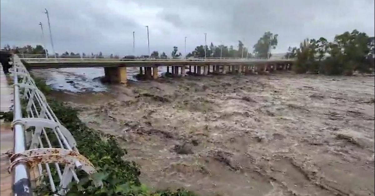 Carlet deixa d'estar aïllat després d'habilitar-se accessos per la CV ...